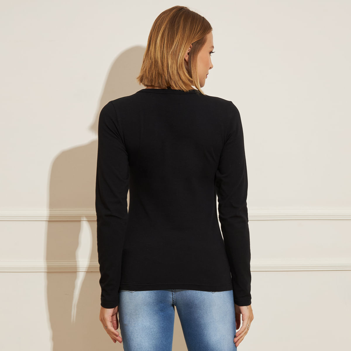 Camiseta Feminina Basic Sou Gola V Manga Longa - Preto